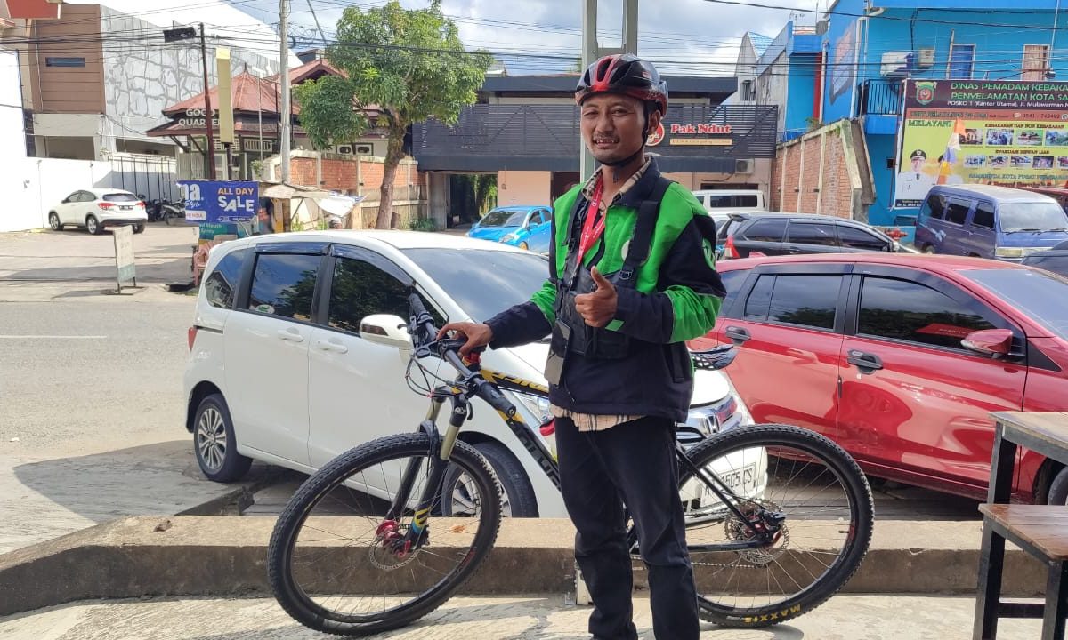 Cerita Go-Jek Sepeda Asal Samarinda, Senang Gowes dan Bertahan Demi ...